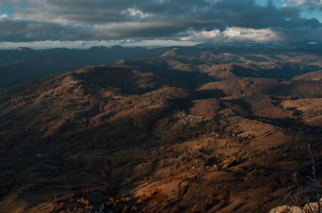 Explora los sorprendentes procesos geológicos que transforman rocas y ...